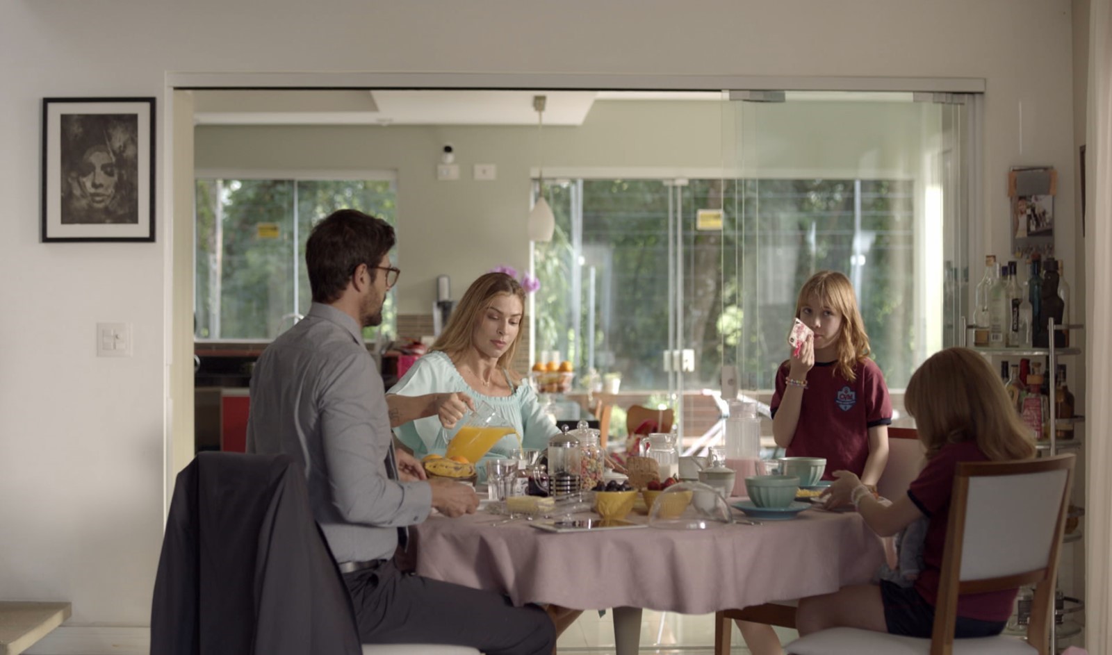 Dirigido por José Eduardo Belmonte, “Uma Família Feliz” ganha teaser e data de estreia nos cinemas